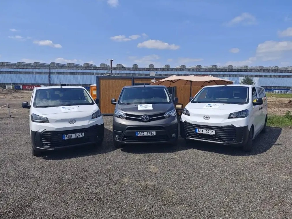 Parking Buštěhrad - U Letadla Prague Czech Republic Airport – Online ...